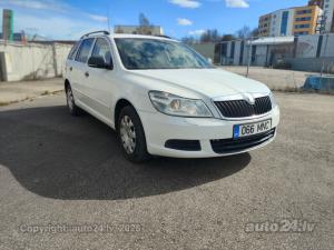 Balts Skoda Octavia 2009 Tallina, ar dzinēja tilpumu 1.60 L un nobraukumu 249 tūkst. km par 1950 €, foto 13 vietnē AUTOMOTO.COM.LV