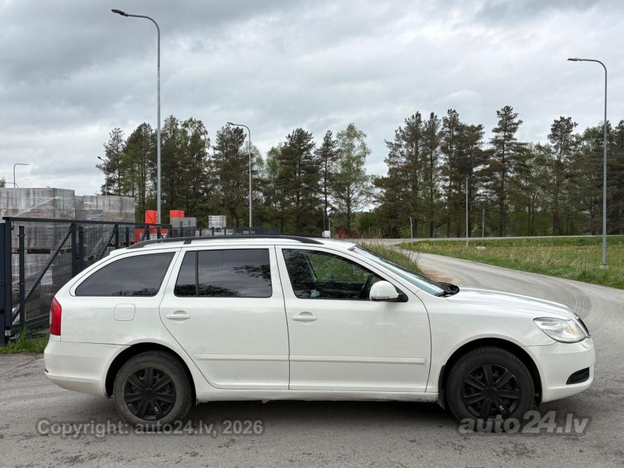 White Skoda Octavia 2009 in Rapla, with an engine capacity of 1.90 L and mileage of 434 thousand km for 2000 €, photo 3 on AUTOMOTO.COM.LV