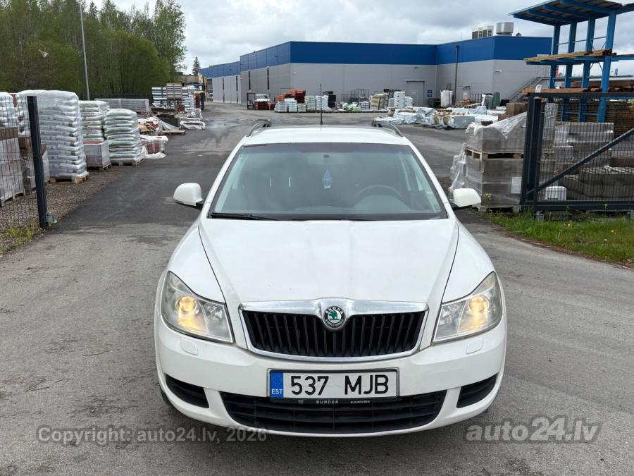 White Skoda Octavia 2009 in Rapla, with an engine capacity of 1.90 L and mileage of 434 thousand km for 2000 €, photo 8 on AUTOMOTO.COM.LV