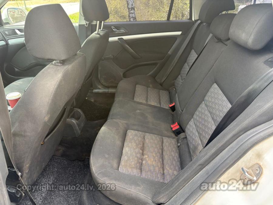 White Skoda Octavia 2009 in Rapla, with an engine capacity of 1.90 L and mileage of 434 thousand km for 2000 €, photo 12 on AUTOMOTO.COM.LV