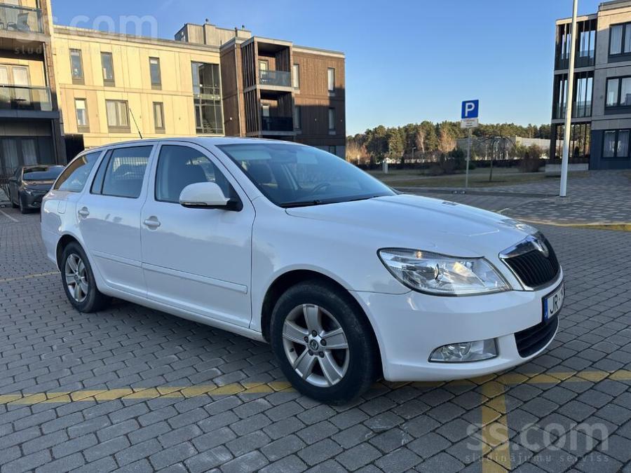 Balts Skoda Octavia 2009 Rīga, ar dzinēja tilpumu 1.90 L un nobraukumu 351 tūkst. km par 3650 €, foto 1 vietnē AUTOMOTO.COM.LV