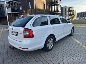 Balts Skoda Octavia 2009 Rīga, ar dzinēja tilpumu 1.90 L un nobraukumu 351 tūkst. km par 3650 €, foto 4 vietnē AUTOMOTO.COM.LV