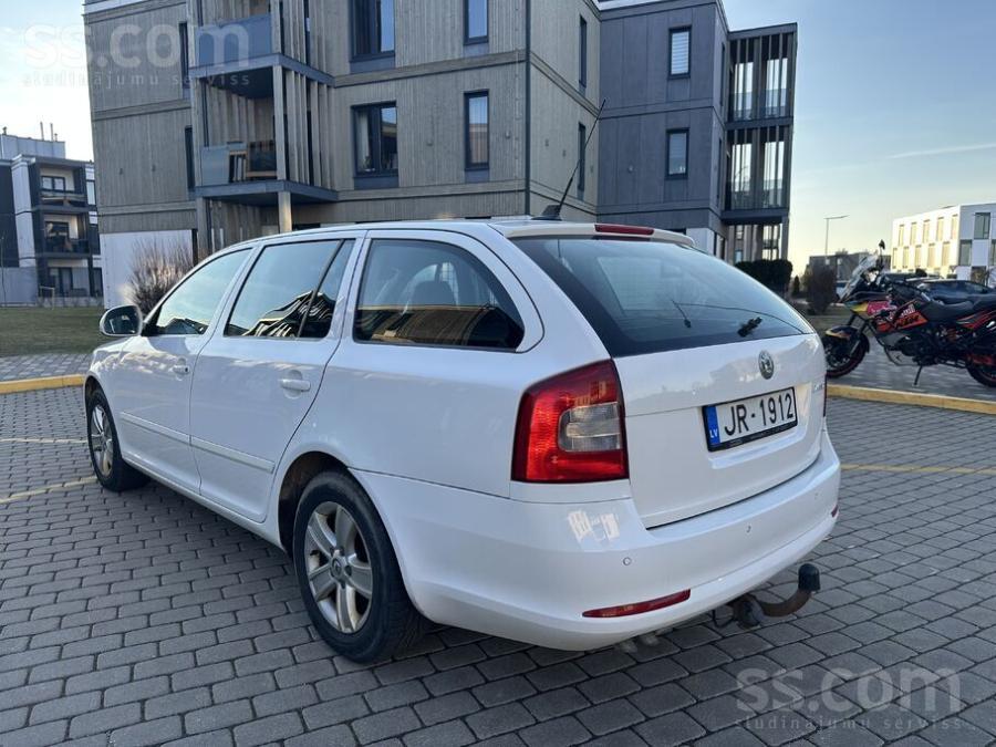 Balts Skoda Octavia 2009 Rīga, ar dzinēja tilpumu 1.90 L un nobraukumu 351 tūkst. km par 3650 €, foto 5 vietnē AUTOMOTO.COM.LV