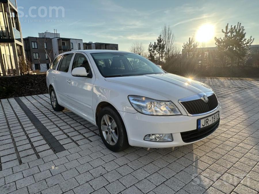 Balts Skoda Octavia 2009 Rīga, ar dzinēja tilpumu 1.90 L un nobraukumu 351 tūkst. km par 3650 €, foto 10 vietnē AUTOMOTO.COM.LV