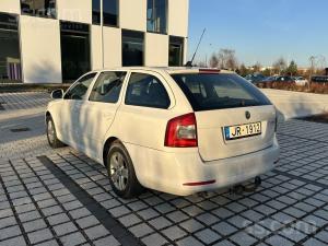 Balts Skoda Octavia 2009 Rīga, ar dzinēja tilpumu 1.90 L un nobraukumu 351 tūkst. km par 3650 €, foto 11 vietnē AUTOMOTO.COM.LV