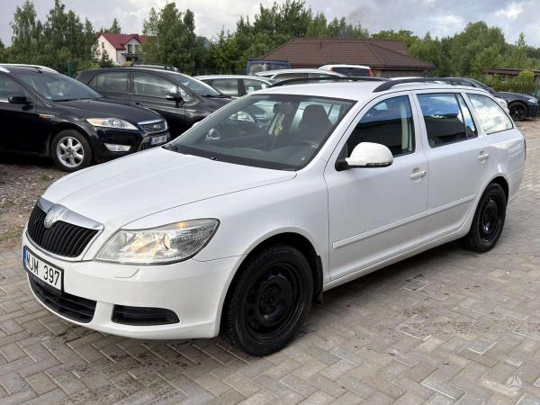 Balts Skoda Octavia 2009 Viļņa, ar dzinēja tilpumu 1.60 L un nobraukumu 316 tūkst. km par 1450 €, foto 1 vietnē AUTOMOTO.COM.LV