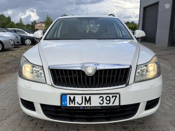 Balts Skoda Octavia 2009 Viļņa, ar dzinēja tilpumu 1.60 L un nobraukumu 316 tūkst. km par 1450 €, foto 2 vietnē AUTOMOTO.COM.LV