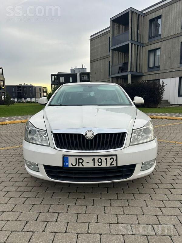 Balts Skoda Octavia 2009 Rīga, ar dzinēja tilpumu 1.90 L un nobraukumu 373 tūkst. km par 2490 €, foto 3 vietnē AUTOMOTO.COM.LV