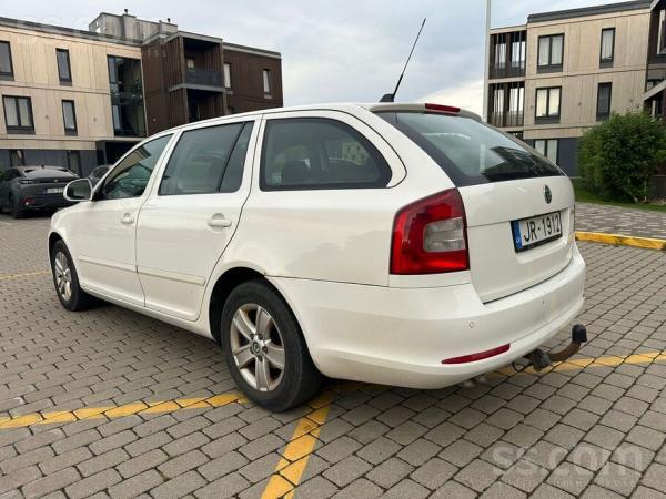 Balts Skoda Octavia 2009 Rīga, ar dzinēja tilpumu 1.90 L un nobraukumu 373 tūkst. km par 2490 €, foto 10 vietnē AUTOMOTO.COM.LV