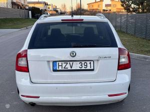 White Skoda Octavia 2010 in Vilnius, with an engine capacity of 1.60 L and mileage of 268 thousand km for 3500 €, photo 5 on AUTOMOTO.COM.LV