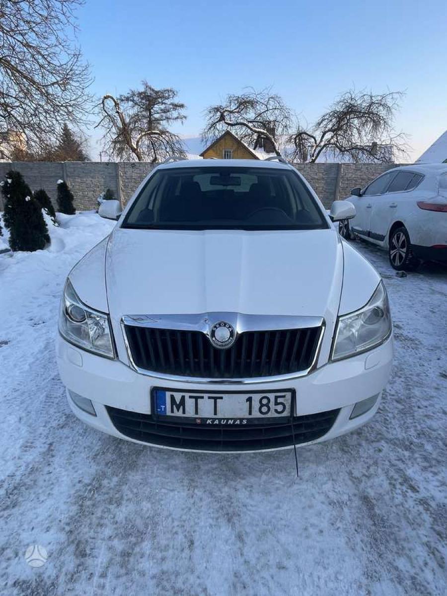 Balts Skoda Octavia 2010 Kauņa, ar dzinēja tilpumu 1.60 L un nobraukumu 378 tūkst. km par 3250 €, foto 8 vietnē AUTOMOTO.COM.LV