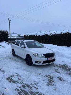 White Skoda Octavia 2010 in Vilnius, with an engine capacity of 2.00 L and mileage of 281 thousand km for 5950 €, photo 5 on AUTOMOTO.COM.LV