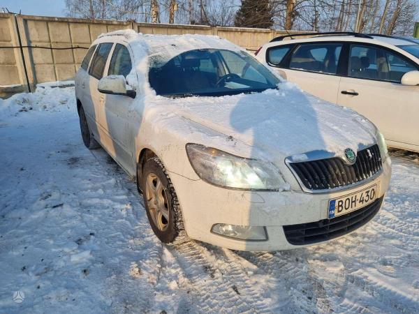 White Skoda Octavia 2010 in Kaunas, with an engine capacity of 1.60 L and mileage of 322 thousand km for 2550 €, photo 2 on AUTOMOTO.COM.LV