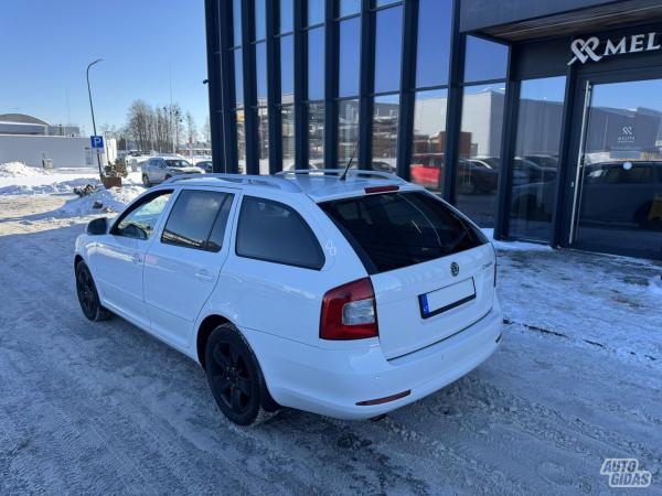 Balts Skoda Octavia 2010 Kauņa, ar dzinēja tilpumu 1.60 L un nobraukumu 264 tūkst. km par 3850 €, foto 4 vietnē AUTOMOTO.COM.LV