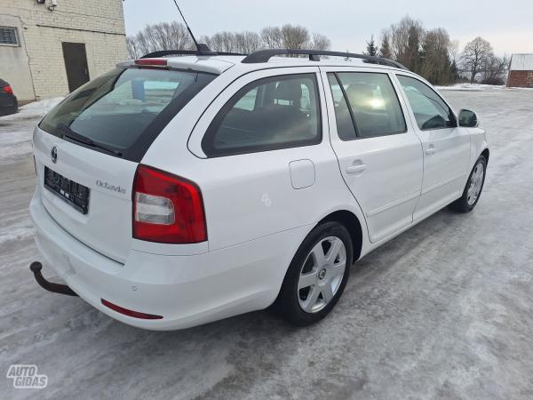 Balts Skoda Octavia 2010 Marijampole, ar dzinēja tilpumu 1.60 L un nobraukumu 268 tūkst. km par 3350 €, foto 5 vietnē AUTOMOTO.COM.LV