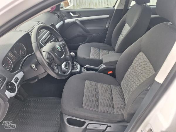 Balts Skoda Octavia 2010 Marijampole, ar dzinēja tilpumu 1.60 L un nobraukumu 268 tūkst. km par 3350 €, foto 6 vietnē AUTOMOTO.COM.LV