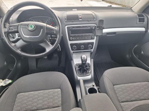 Balts Skoda Octavia 2010 Marijampole, ar dzinēja tilpumu 1.60 L un nobraukumu 268 tūkst. km par 3350 €, foto 7 vietnē AUTOMOTO.COM.LV