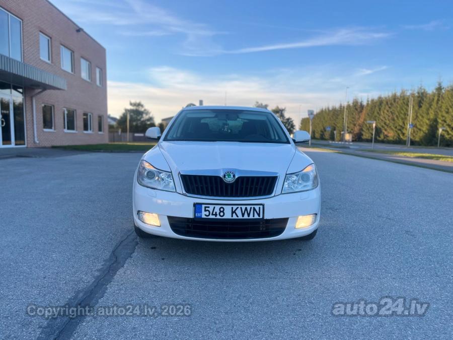 Balts Skoda Octavia 2010 Tartu, ar dzinēja tilpumu 1.60 L un nobraukumu 380 tūkst. km par 2300 €, foto 4 vietnē AUTOMOTO.COM.LV