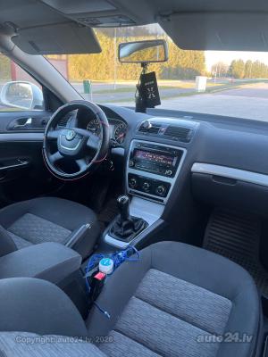Balts Skoda Octavia 2010 Tartu, ar dzinēja tilpumu 1.60 L un nobraukumu 380 tūkst. km par 2300 €, foto 10 vietnē AUTOMOTO.COM.LV