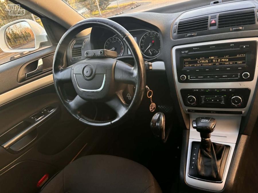 Balts Skoda Octavia 2010 Telšiai, ar dzinēja tilpumu 1.60 L un nobraukumu 232 tūkst. km par 5700 €, foto 16 vietnē AUTOMOTO.COM.LV