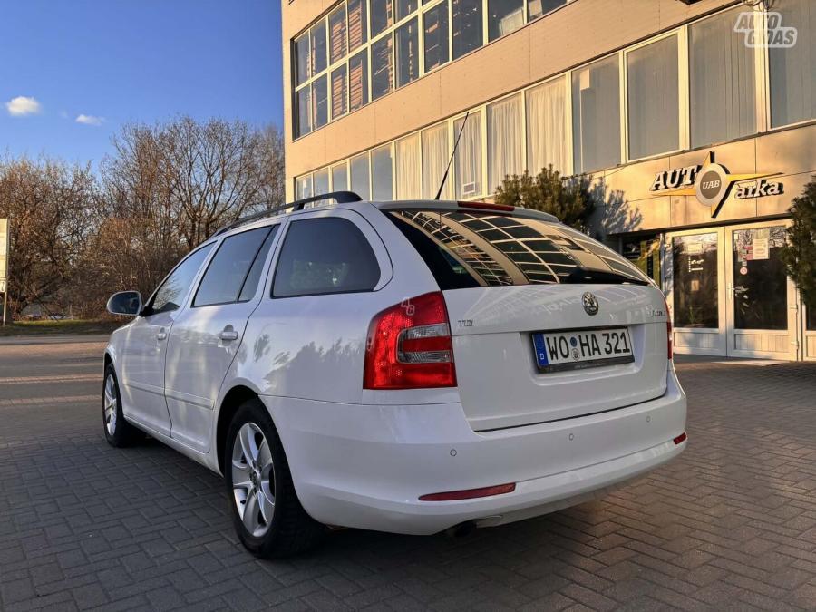 White Skoda Octavia 2010 in Telschi, with an engine capacity of 1.60 L and mileage of 233 thousand km for 3950 €, photo 5 on AUTOMOTO.COM.LV