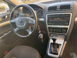 White Skoda Octavia 2010 in Telschi, with an engine capacity of 1.60 L and mileage of 233 thousand km for 3950 €, photo 13 on AUTOMOTO.COM.LV