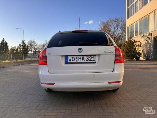 White Skoda Octavia 2010 in Telschi, with an engine capacity of 1.60 L and mileage of 233 thousand km for 4700 €, photo 5 on AUTOMOTO.COM.LV