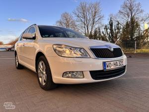 Balts Skoda Octavia 2010 Telšiai, ar dzinēja tilpumu 1.60 L un nobraukumu 234 tūkst. km par 4100 €, foto  vietnē AUTOMOTO.COM.LV