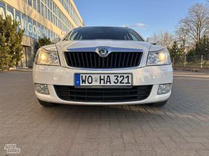 White Skoda Octavia 2010 in Telschi, with an engine capacity of 1.60 L and mileage of 234 thousand km for 4100 €, photo 3 on AUTOMOTO.COM.LV