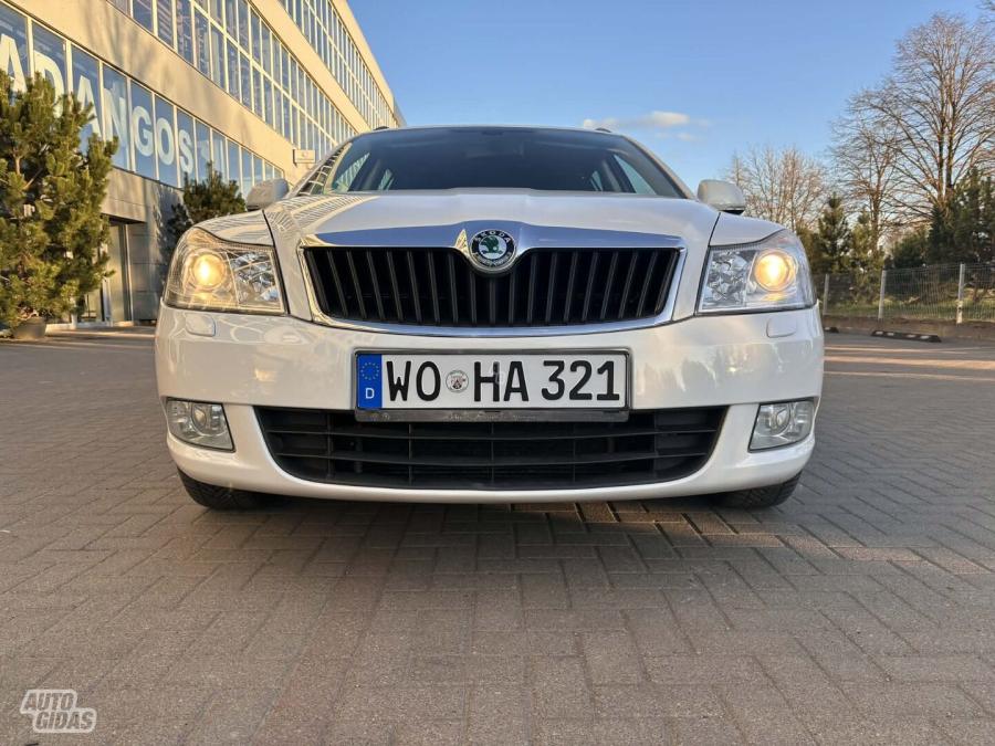 White Skoda Octavia 2010 in Telschi, with an engine capacity of 1.60 L and mileage of 234 thousand km for 4100 €, photo 3 on AUTOMOTO.COM.LV