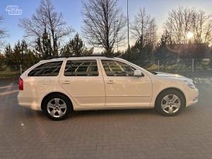 White Skoda Octavia 2010 in Telschi, with an engine capacity of 1.60 L and mileage of 234 thousand km for 4100 €, photo 6 on AUTOMOTO.COM.LV