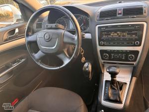 White Skoda Octavia 2010 in Telschi, with an engine capacity of 1.60 L and mileage of 234 thousand km for 4100 €, photo 12 on AUTOMOTO.COM.LV