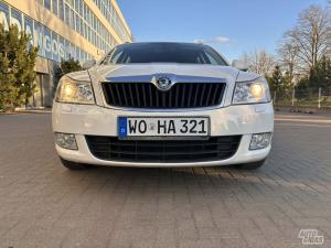 White Skoda Octavia 2010 in Telschi, with an engine capacity of 1.60 L and mileage of 235 thousand km for 3100 €, photo 3 on AUTOMOTO.COM.LV