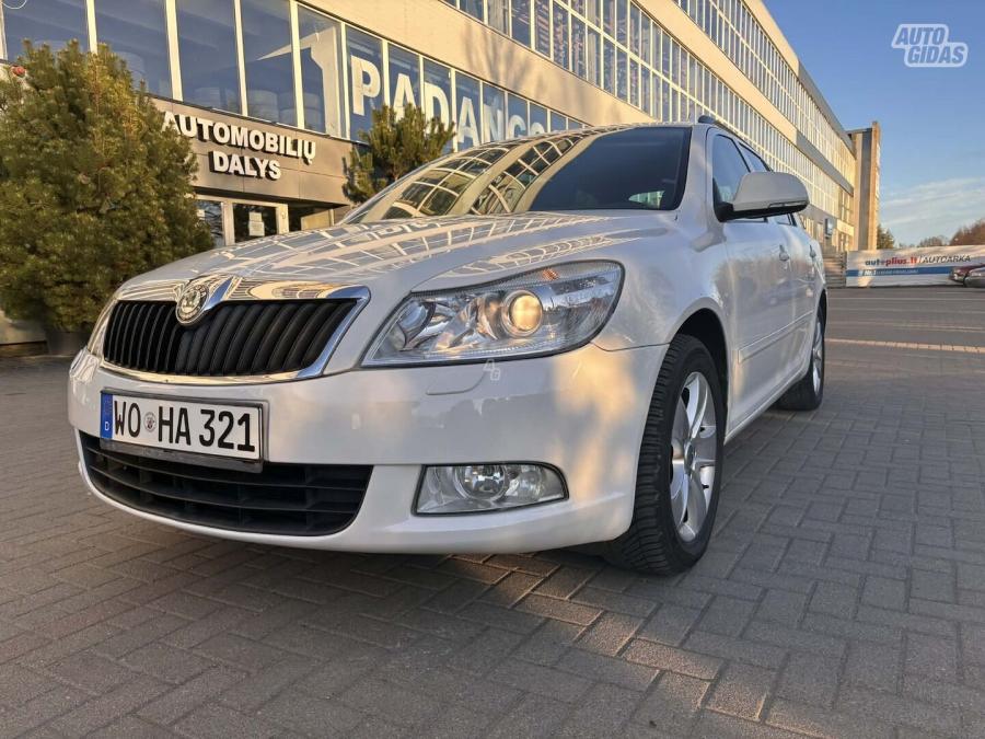 White Skoda Octavia 2010 in Telschi, with an engine capacity of 1.60 L and mileage of 235 thousand km for 3100 €, photo 5 on AUTOMOTO.COM.LV