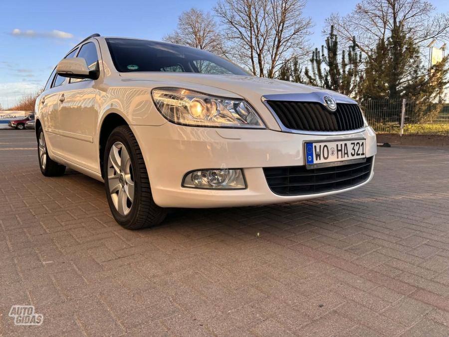 Balts Skoda Octavia 2010 Telšiai, ar dzinēja tilpumu 1.60 L un nobraukumu 234 tūkst. km par 3100 €, foto 4 vietnē AUTOMOTO.COM.LV