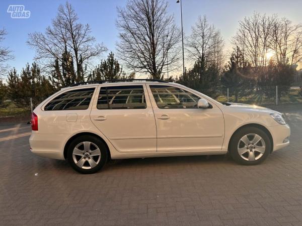 Balts Skoda Octavia 2010 Telšiai, ar dzinēja tilpumu 1.60 L un nobraukumu 235 tūkst. km par 2950 €, foto 8 vietnē AUTOMOTO.COM.LV