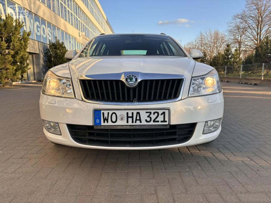 Balts Skoda Octavia 2010 Telšiai, ar dzinēja tilpumu 1.60 L un nobraukumu 235 tūkst. km par 2950 €, foto 3 vietnē AUTOMOTO.COM.LV