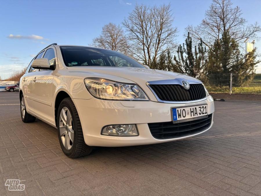 Balts Skoda Octavia 2010 Telšiai, ar dzinēja tilpumu 1.60 L un nobraukumu 235 tūkst. km par 2950 €, foto 4 vietnē AUTOMOTO.COM.LV