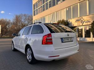 Balts Skoda Octavia 2010 Telšiai, ar dzinēja tilpumu 1.60 L un nobraukumu 235 tūkst. km par 2950 €, foto 5 vietnē AUTOMOTO.COM.LV