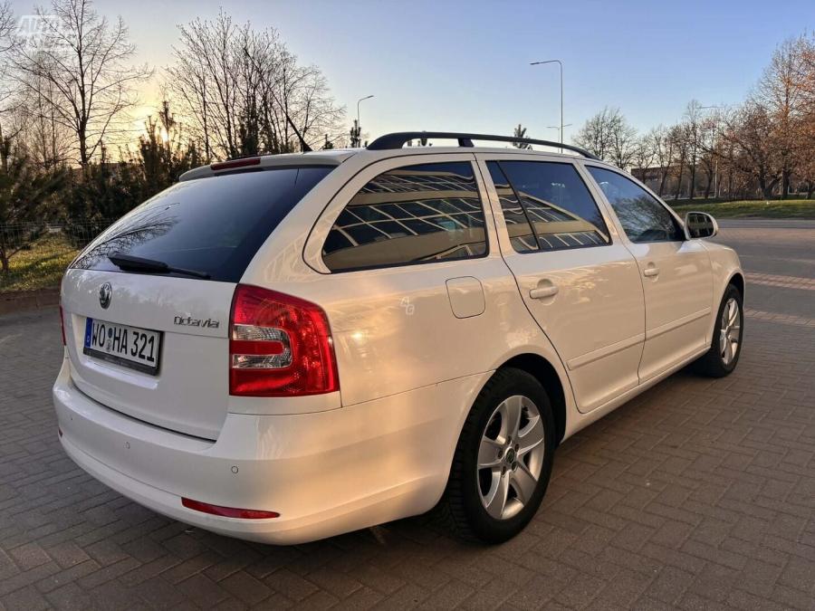 Balts Skoda Octavia 2010 Telšiai, ar dzinēja tilpumu 1.60 L un nobraukumu 235 tūkst. km par 2950 €, foto 7 vietnē AUTOMOTO.COM.LV