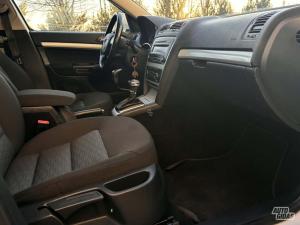 Balts Skoda Octavia 2010 Telšiai, ar dzinēja tilpumu 1.60 L un nobraukumu 235 tūkst. km par 2950 €, foto 11 vietnē AUTOMOTO.COM.LV