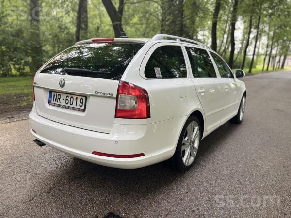 Balts Skoda Octavia 2010 Rīga, ar dzinēja tilpumu 2.00 L un nobraukumu 217 tūkst. km par 5300 €, foto 6 vietnē AUTOMOTO.COM.LV