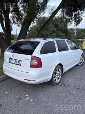 Balts Skoda Octavia 2010 Rīga, ar dzinēja tilpumu 2.00 L un nobraukumu 410 tūkst. km par 1220 €, foto 4 vietnē AUTOMOTO.COM.LV