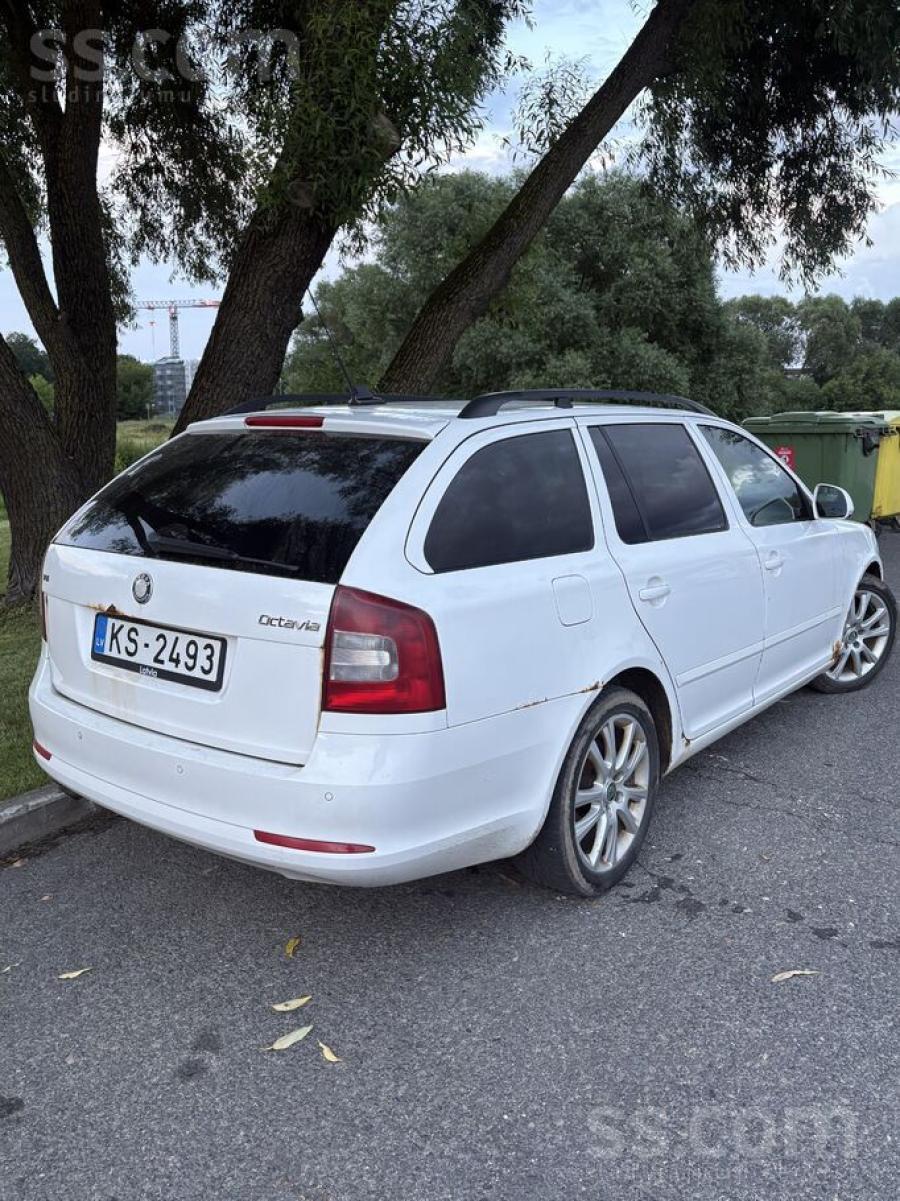 Balts Skoda Octavia 2010 Rīga, ar dzinēja tilpumu 2.00 L un nobraukumu 410 tūkst. km par 1220 €, foto 4 vietnē AUTOMOTO.COM.LV