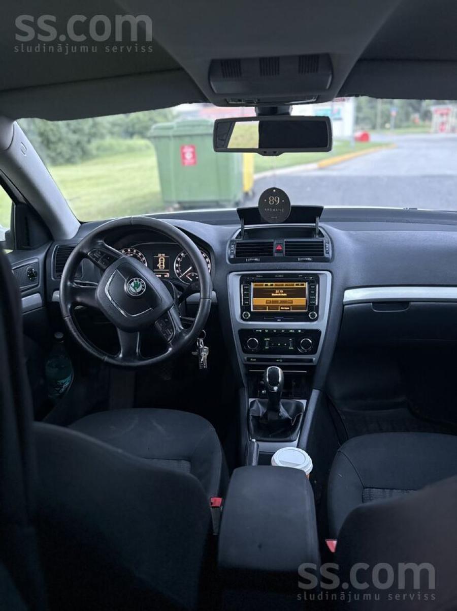Balts Skoda Octavia 2010 Rīga, ar dzinēja tilpumu 2.00 L un nobraukumu 410 tūkst. km par 1220 €, foto 8 vietnē AUTOMOTO.COM.LV