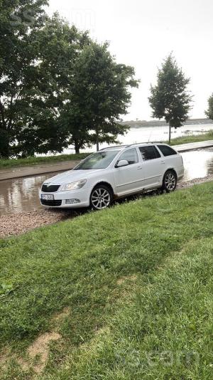 Balts Skoda Octavia 2010 Rīga, ar dzinēja tilpumu 2.00 L un nobraukumu 410 tūkst. km par 1220 €, foto 13 vietnē AUTOMOTO.COM.LV
