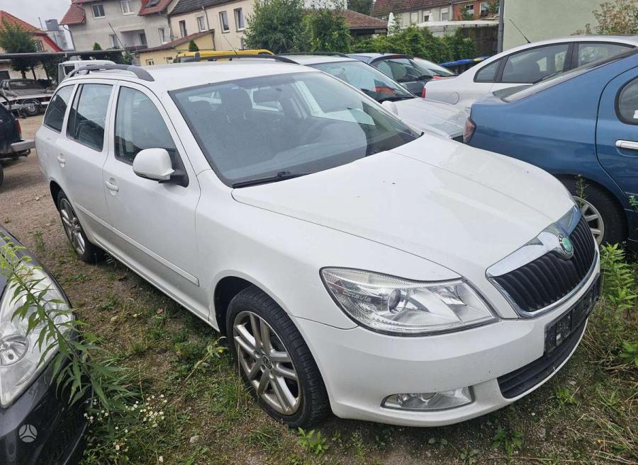 Balts Skoda Octavia 2010 Kelmė, ar dzinēja tilpumu 1.20 L un nobraukumu 227 tūkst. km par 2450 €, foto 1 vietnē AUTOMOTO.COM.LV