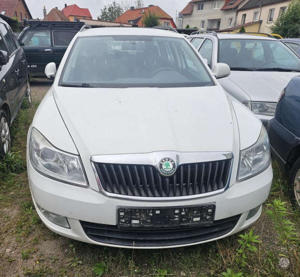 Balts Skoda Octavia 2010 Kelmė, ar dzinēja tilpumu 1.20 L un nobraukumu 227 tūkst. km par 2450 €, foto 3 vietnē AUTOMOTO.COM.LV