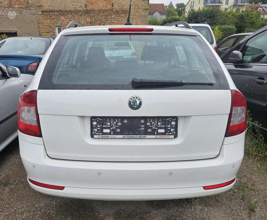 Balts Skoda Octavia 2010 Kelmė, ar dzinēja tilpumu 1.20 L un nobraukumu 227 tūkst. km par 2450 €, foto 6 vietnē AUTOMOTO.COM.LV