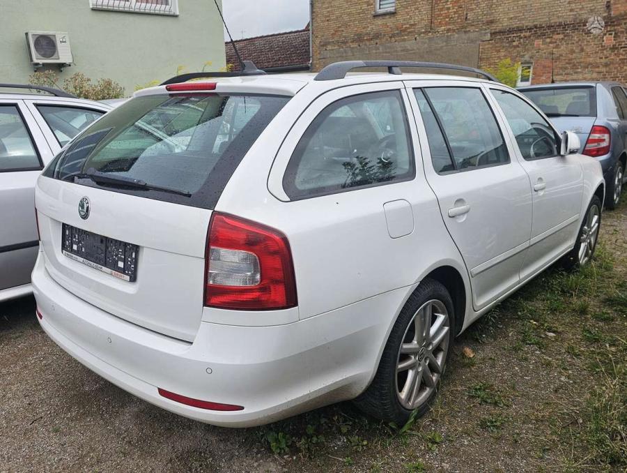 Balts Skoda Octavia 2010 Kelmė, ar dzinēja tilpumu 1.20 L un nobraukumu 227 tūkst. km par 2450 €, foto 7 vietnē AUTOMOTO.COM.LV